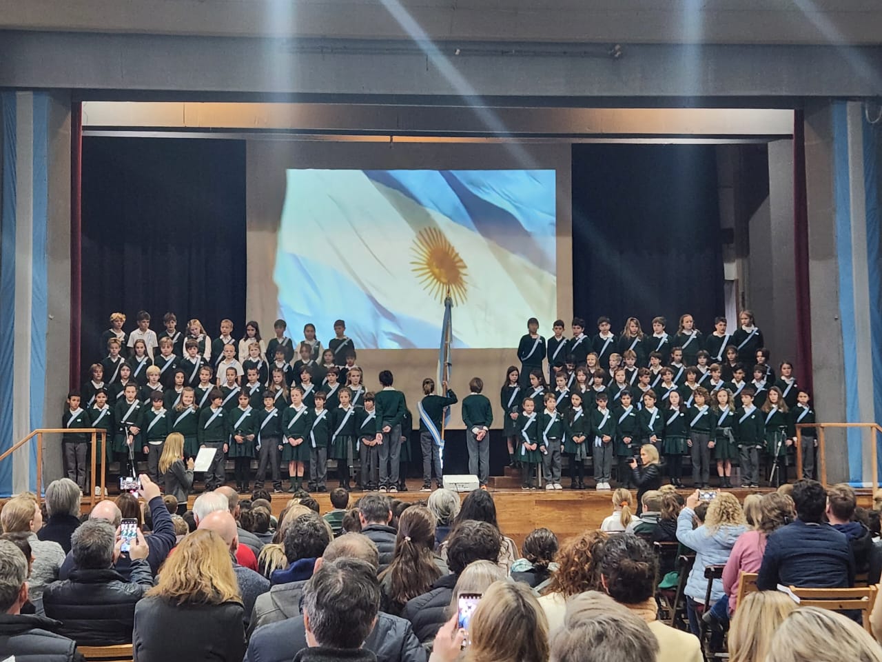 Acto de Promesa a la Bandera | Goethe-Schule